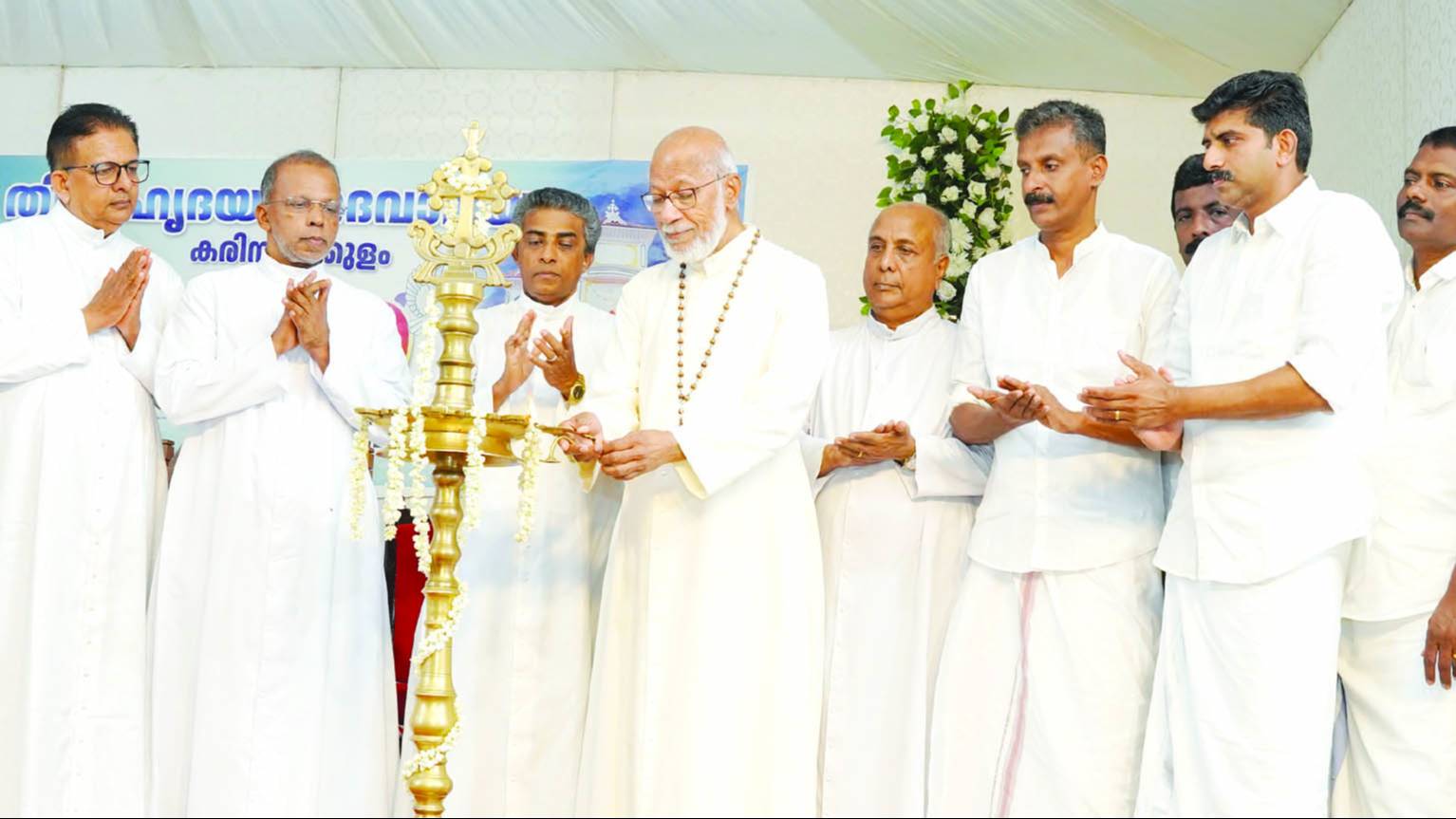 ത ല മു റ ക ളി ലൂ ടെ പ ക ർ ന്നു കി ട്ടി യ വി ശ്വാ സ പൈ തൃ കം മു റു കെ ...
